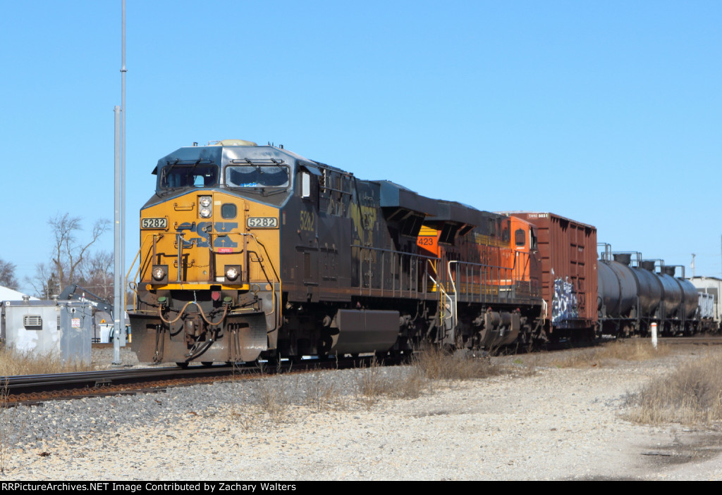 CSX 5282 BNSF 7423